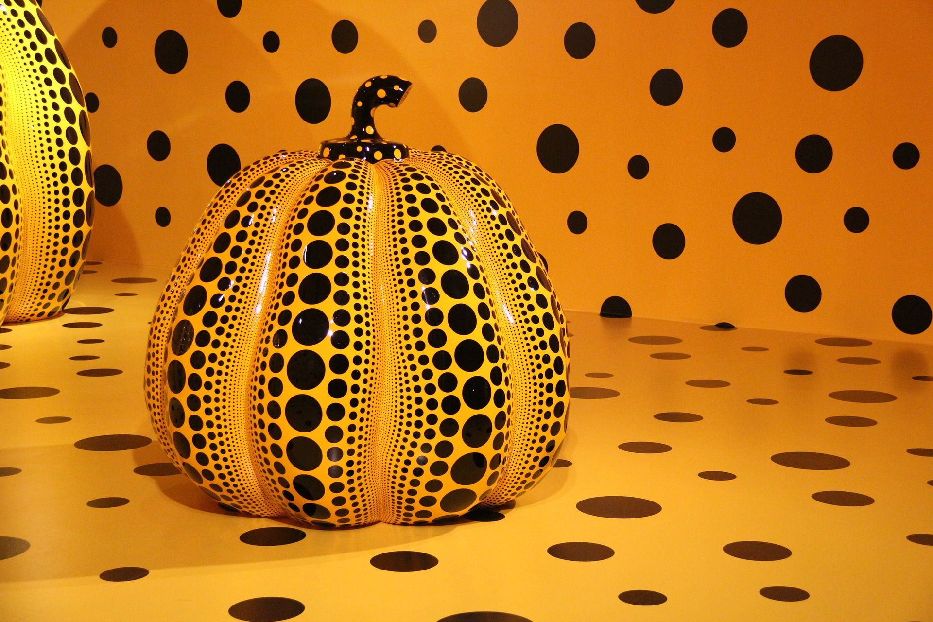 Blog Famous Modern Contemporary Artist Yayoi Kusama Artalistic