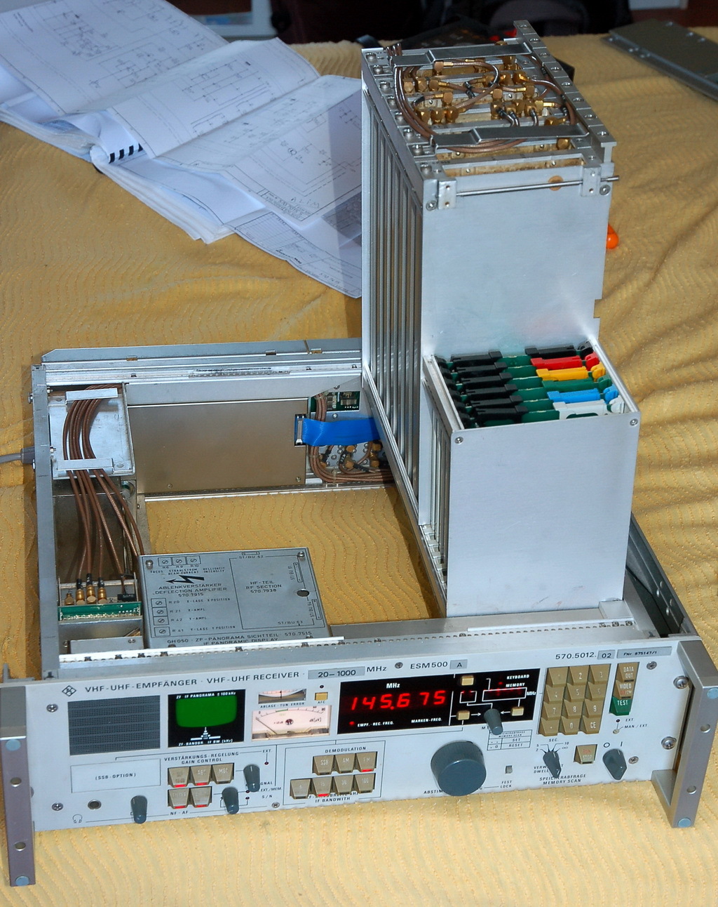 Récepteur scanner R&S ESM-500A - TetraHub