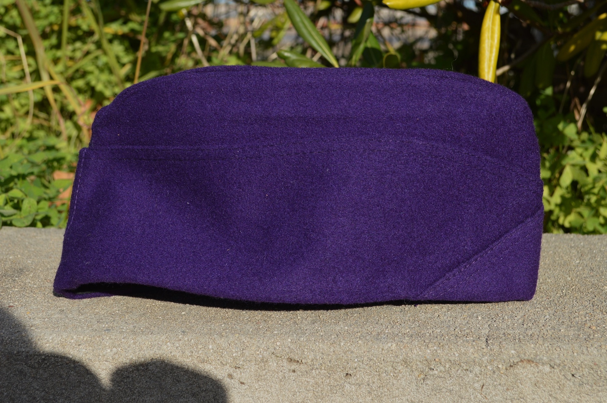 Bonnet de police violet