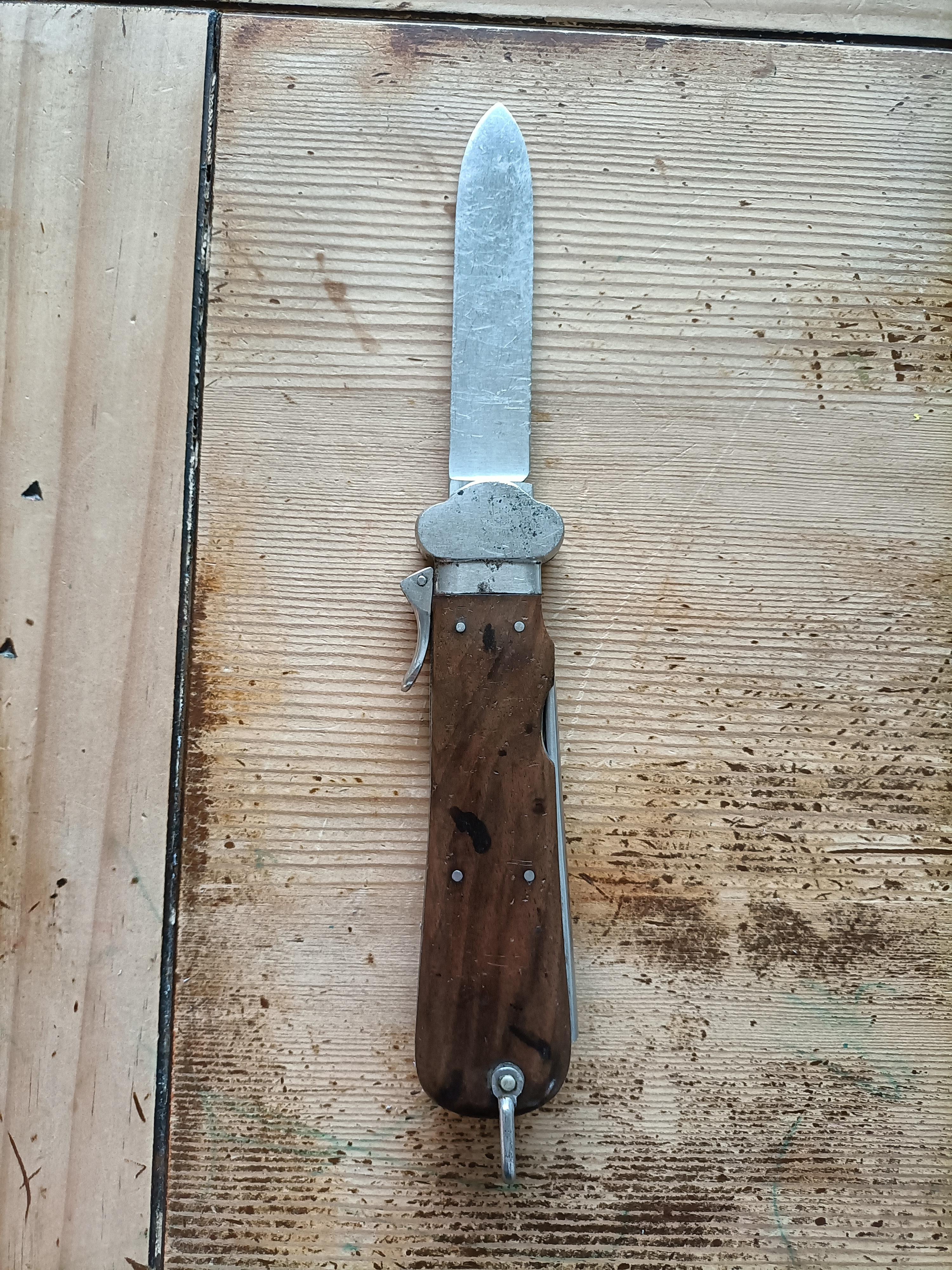 Couteau à gravité Allemand