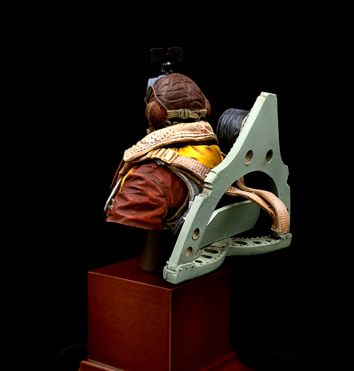 Spitfire Pilot - Young Miniatures Bust - 1/10 - HyperScale Forums